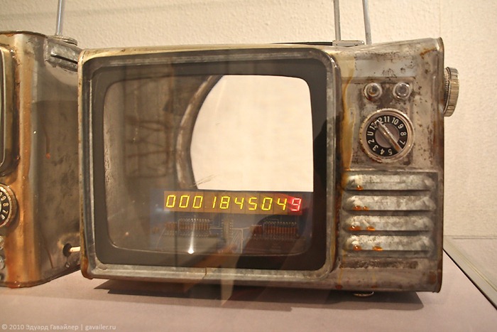 Inside Frankfurt Museum of Communication | Amusing Planet